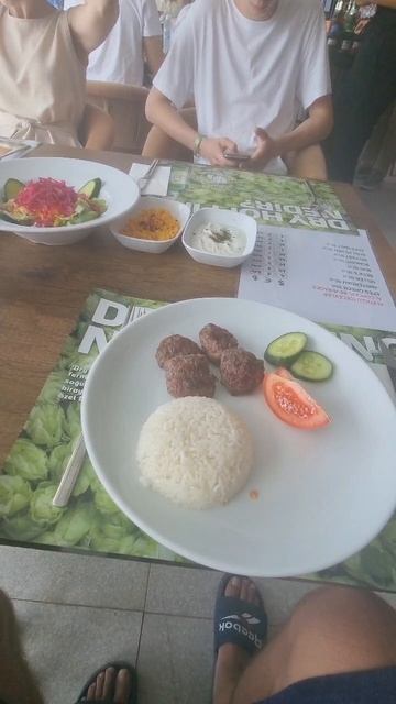 Обед входит в стоимость экскурсии Калеичи и водопад Дюден