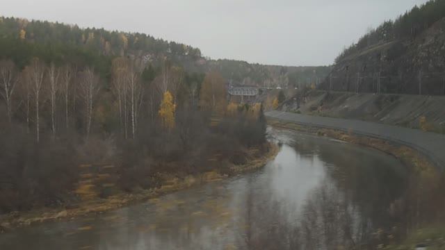 Возле станции Усть-Катав, вид из окна поезда (железные дороги России).