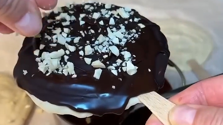 ПП-Мороженое «СНИКЕРС»...🍦🍫😋    Рецепт в описании ✍️