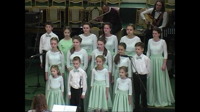 "Арфы золотые не смолкнут,нет...","Христос воскрес!".Детский хор.