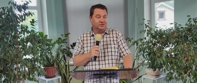 «Жить в зависимости»