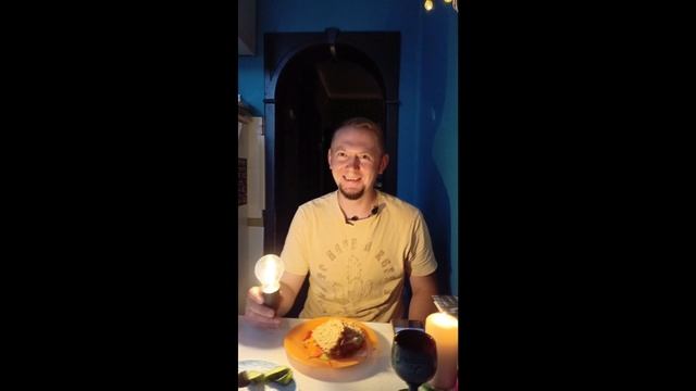 Как называется священник, который много ест и активно переваривает пищу? / #shorts юмор