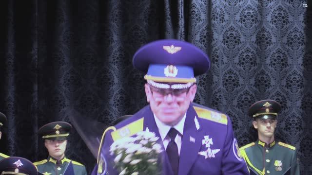 8.. Годы проходят