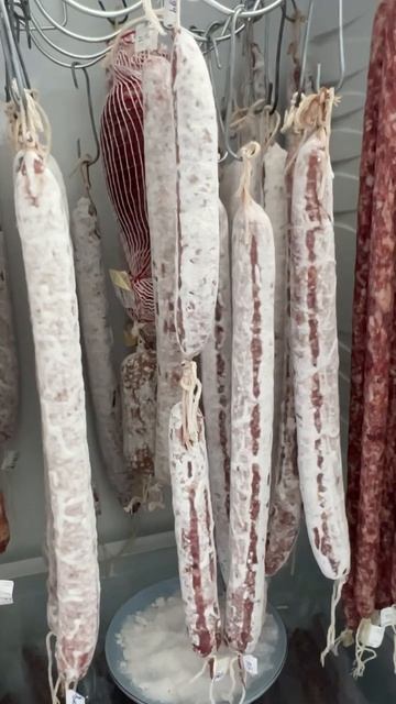 Фуэт Созревает в бедой благородной плесени