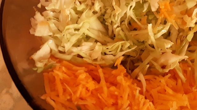 Салат из июньской капусты