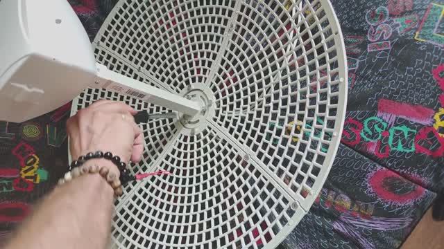 2025-08-03 Усилитель интернета на дачу. Часть 1. Собираю антенну Antex Vika21.