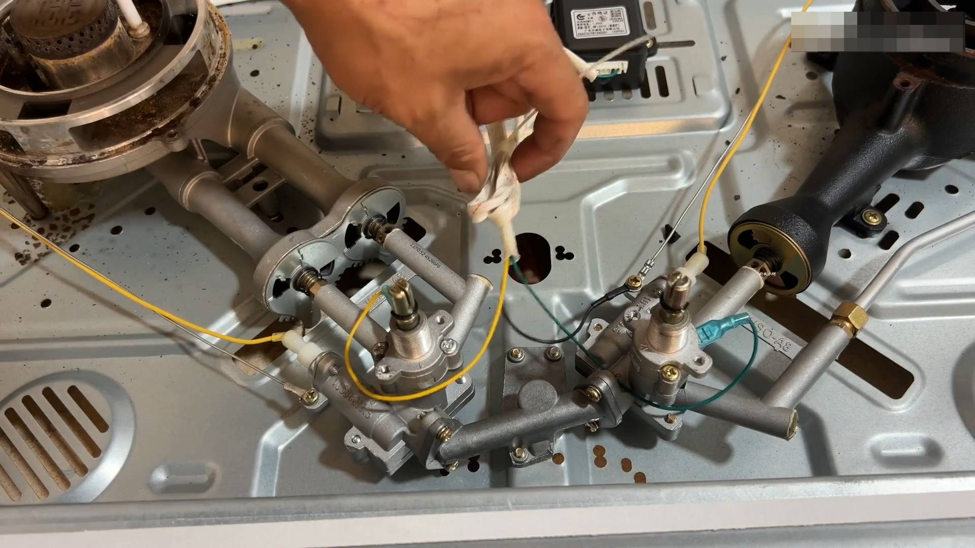 Сяо Хэ из Цяотоу - Газовая плита не зажигается, нет щелчков