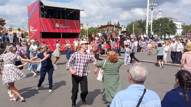 Кадриль московская. Флешмоб на ВДНХ. Москва 2025