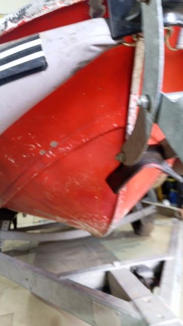 Советская лодка Крым с балонами