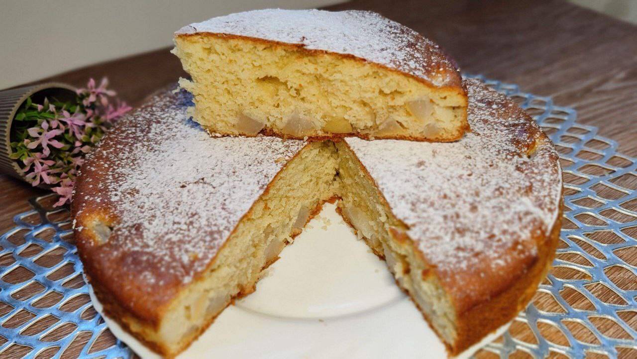 Невероятно нежный пирог с грушами. Вкусно и быстро