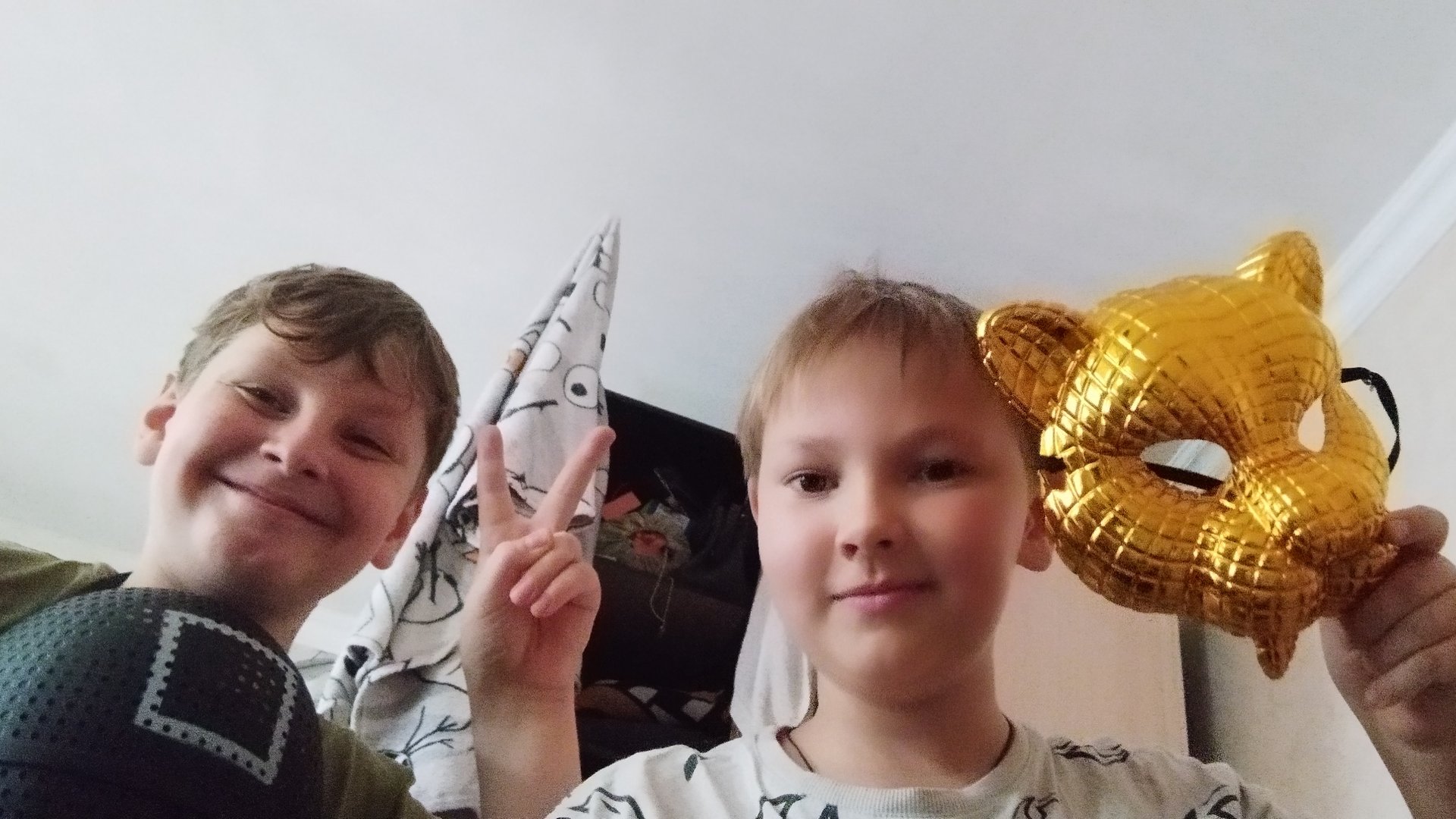 обзор на VIP маску из игры в кальмара с максом