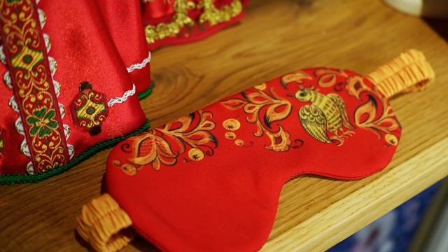 Аксессуары с росписями Русского Севера в Вологодских сувенирах