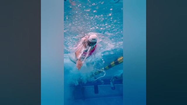 плавание вольный стиль под водой