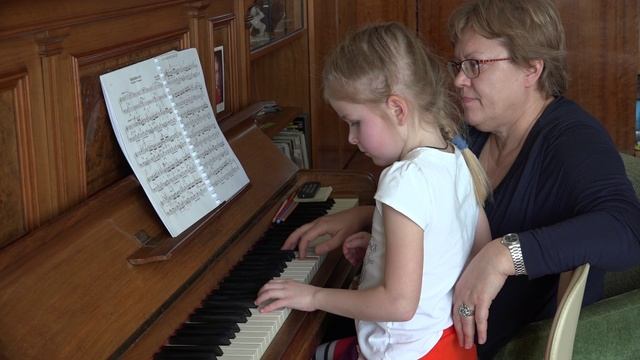 Свободное фортепиано. Занятие Т.И.Смирновой с ученицей Тамарой. Занятие №7