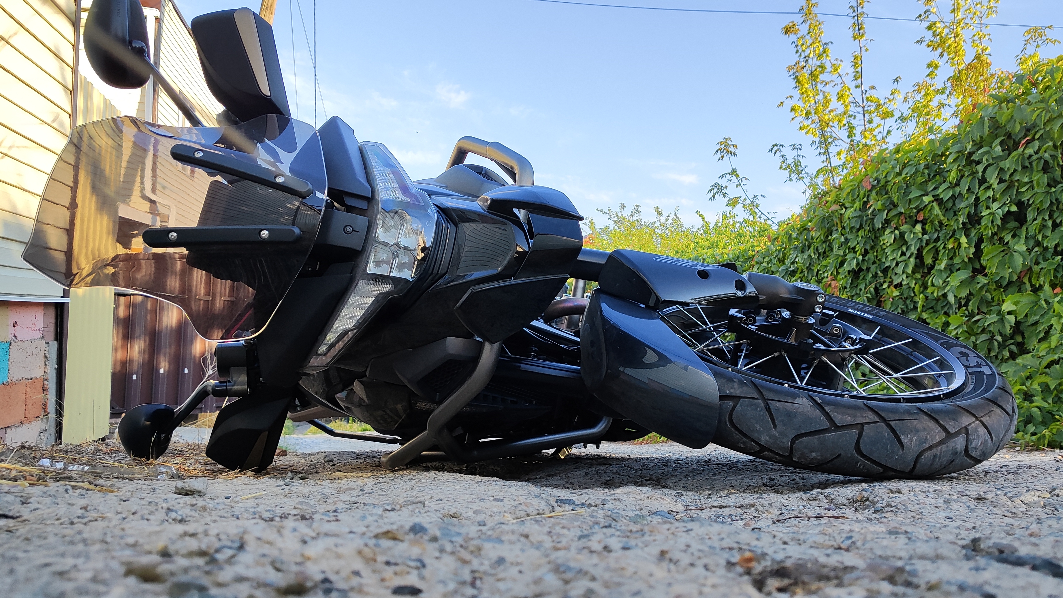 Серия 1 - Мотопуть новичка. Два падения на мото. Кто не падает, тот не ездит?