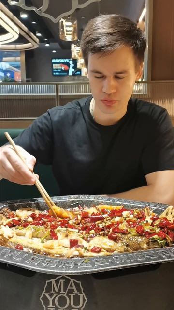 Китайцы в шоке от того, как я их десерты кушаю.