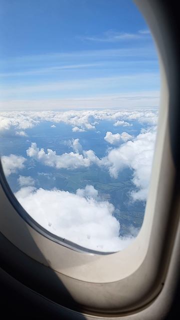 Самолет Ереван Москва облака вид из окна