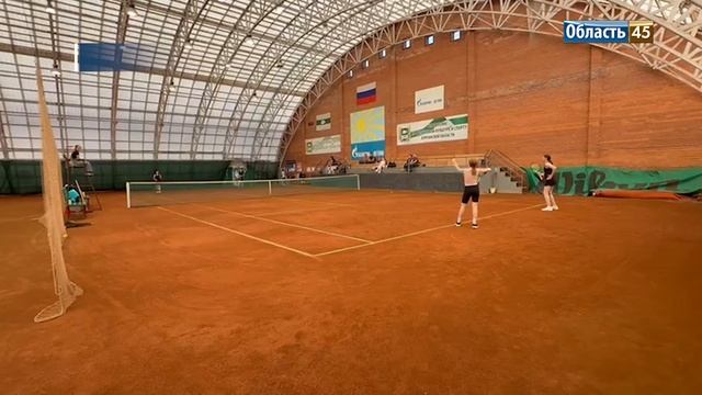 Курганские теннисисты поборолись за звание «первой ракетки» региона