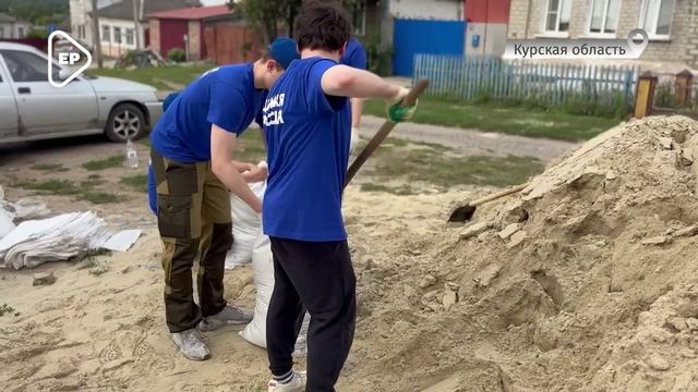 Волонтеры помогают восстанавливать Курскую область после вторжения ВСУ #спецоперация #помощь