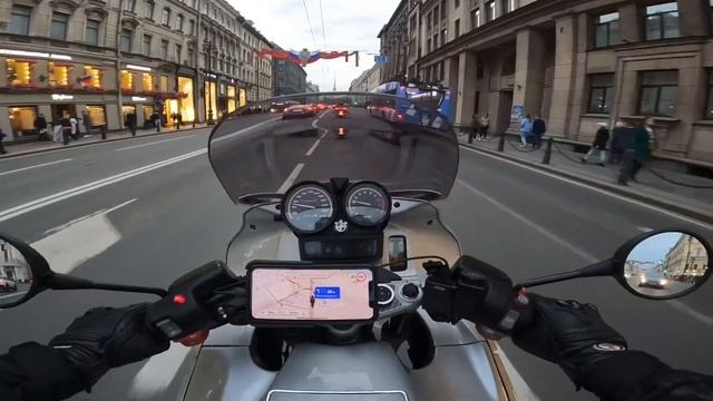 По Невскому на мотоцикле