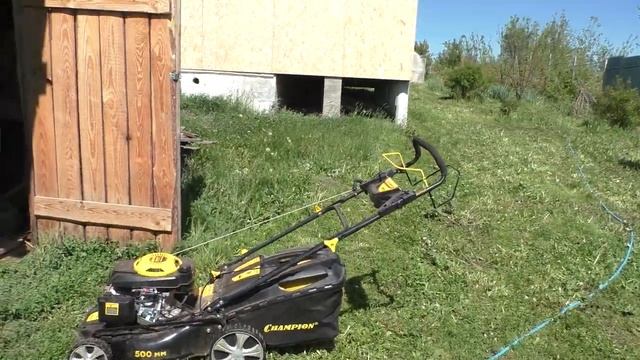 Как правильно заводить газонокосилку, видео для Алёши.