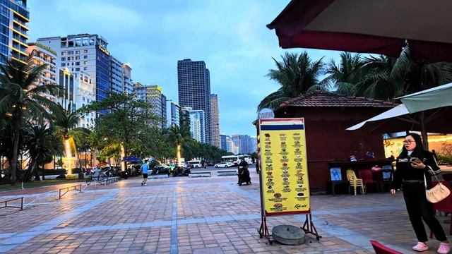 Прогулка по пляжу Дананга на закате и ночью 🌅 Вьетнам 2025 Лето | 4K видео