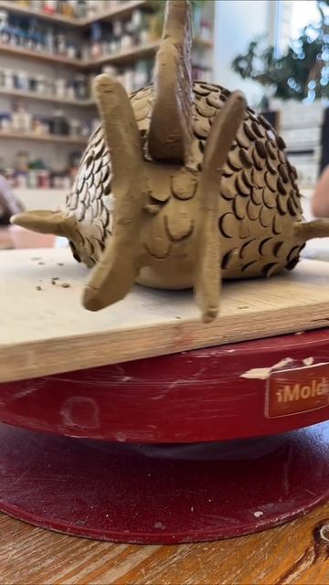 Рыбка пошла запекаться 🙌

#гончарноедело#лепкаизглины#лепка#хобби