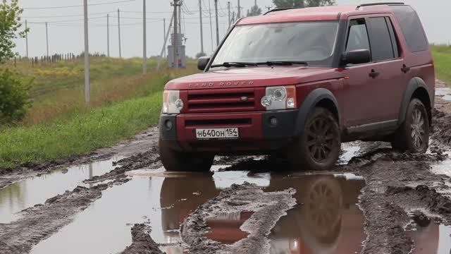 Land Rover Discovery 3 на 3UZ-FE — проехал грязь после дождя на пониженной!