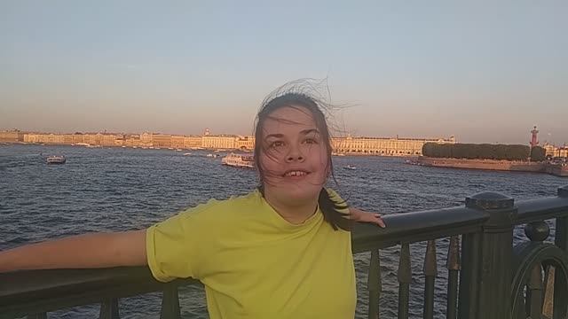 Катится день