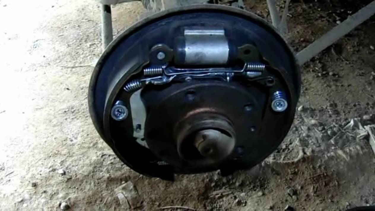 Замена тормозного цилиндра автомобиля рено дастер