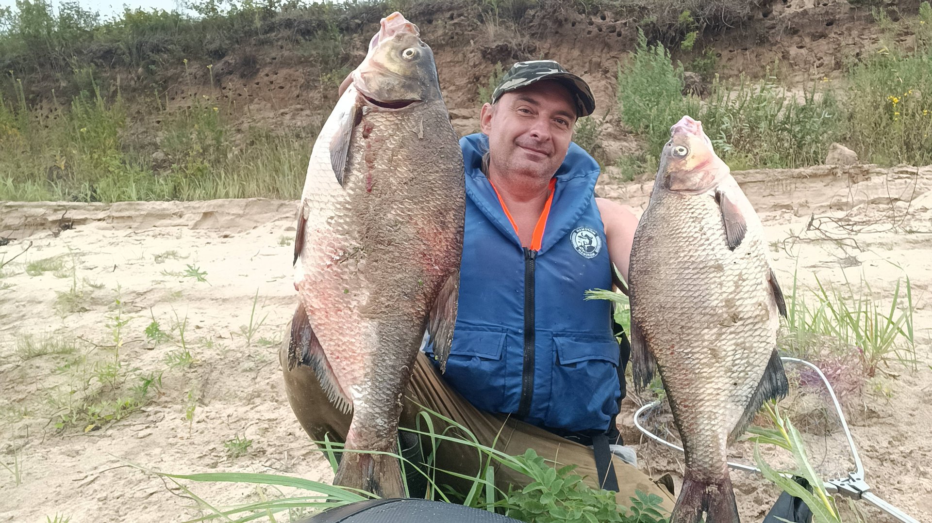 ЗДЕСЬ КЛЮЁТ ТОЛЬКО ТРОФЕЙНЫЙ ЛЕЩ! Сменил место и ОНИ ПОПЕРЛИ! Рыбалка на леща