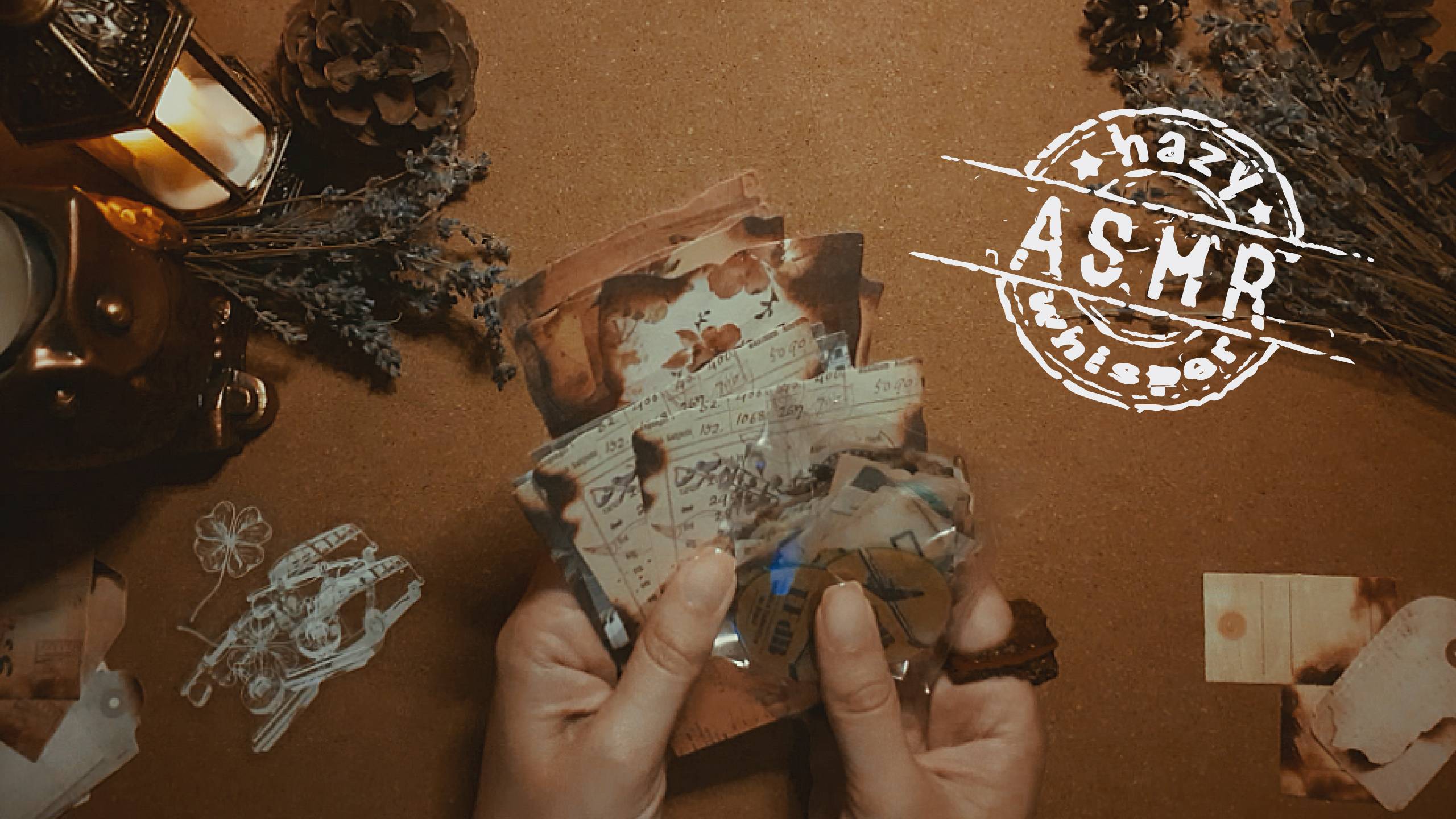 АСМР • Обзор нового набора бумаги для скрапбукинга • Шепот с жвачкой и бумажными триггерами