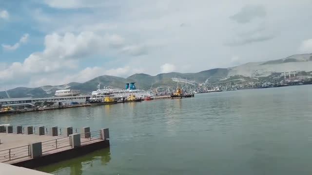 Новороссийск набережная адмирала Серебрякова.