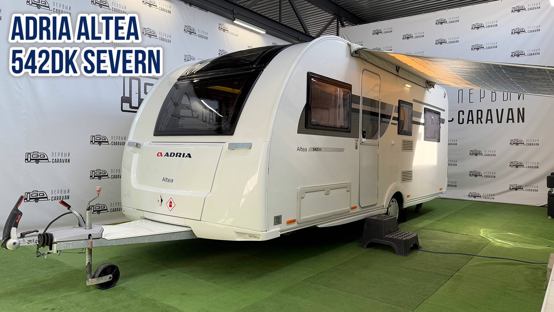 Обзор кемпера из ЕВРОПЫ, но с АНГЛИЙСКИМ функционалом / ADRIA ALTEA 542DK Severn