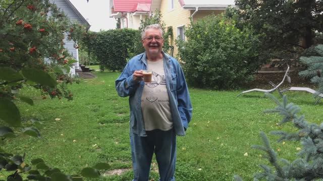 Иваныч, дача, утро