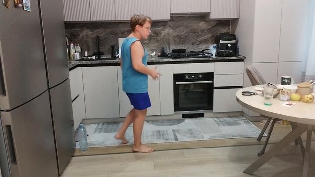 СМОТРЮ СМКРЫТЫЕ КАМЕРЫ ТЕКЕ ТЕКЕ ПОМОГАЕТ СЕРБСКОЙ ЛЕДИ