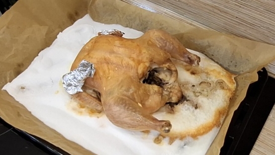 Курочка на подложке из соли.