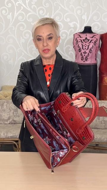 Одри-12 - Сумка из натуральной кожи. Красный крокодил, тиснение, антик