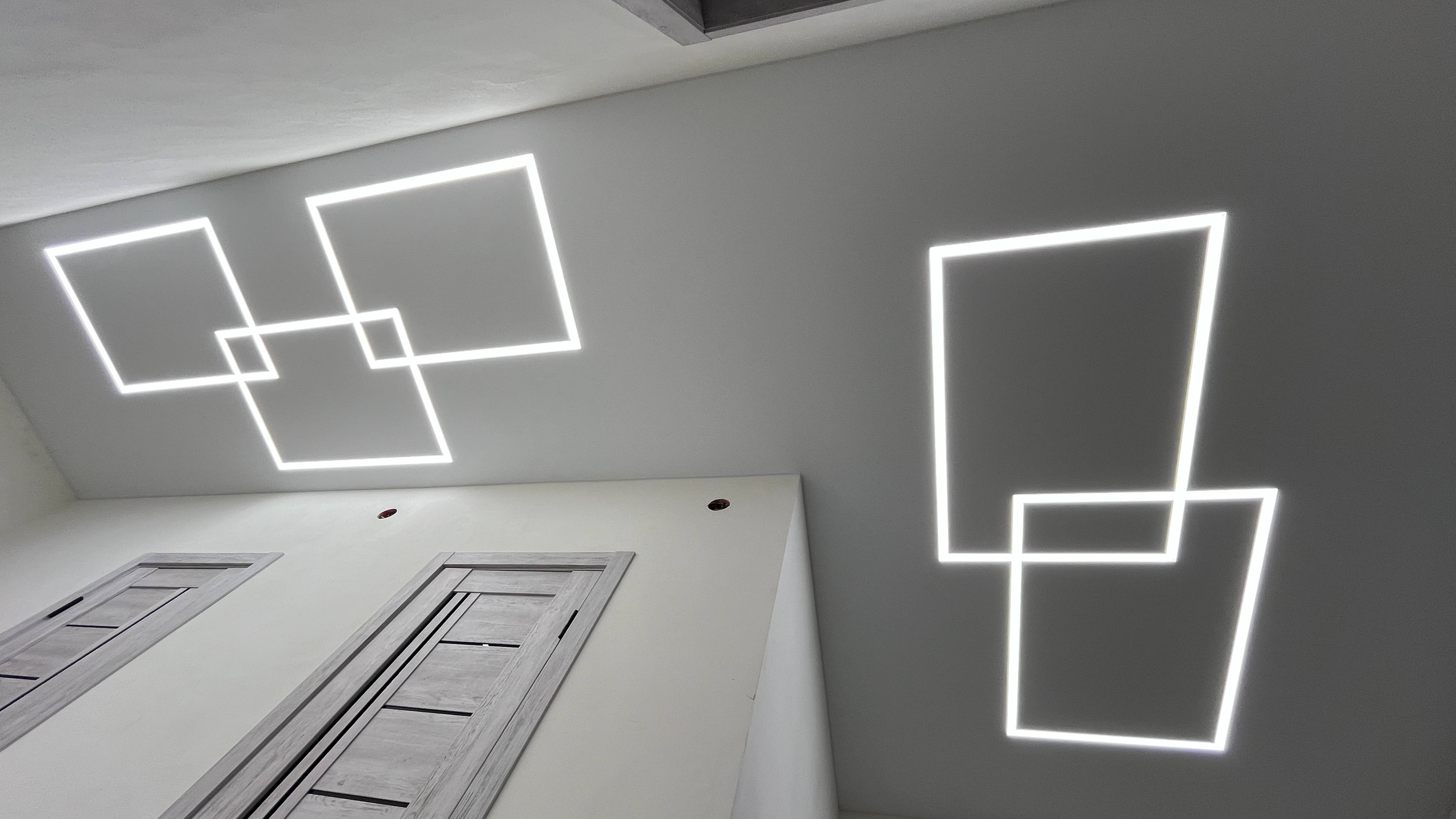 Натяжные потолки | Натяжной потолок со световыми линиями| Воронеж