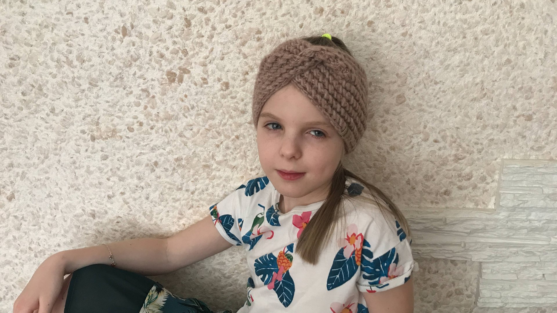 СТИЛЬНАЯ ПОВЯЗКА НА ГОЛОВУ СПИЦАМИ С ИНТЕРЕСНЫМ УЗОРОМ / бесплатный МК