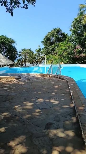 Bahari Beach 4*. Кения