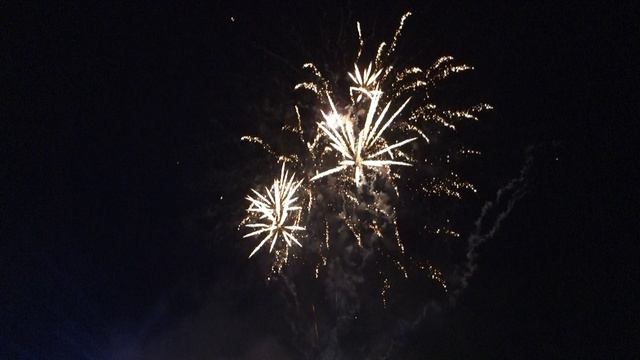 Роскошный салют над Сансет-тауном @ Вьетнам, о. Фукуок