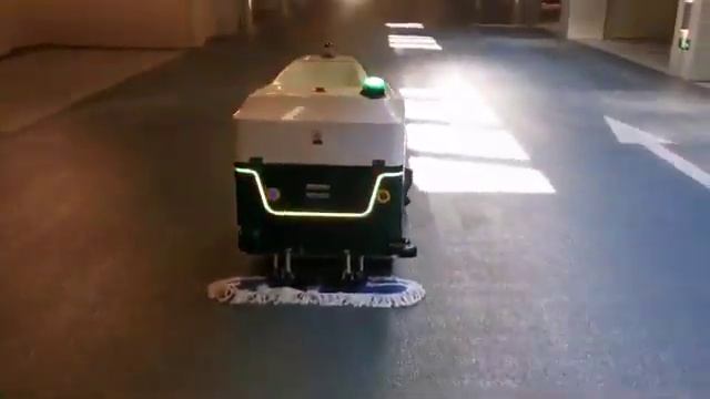 KOKOBOTS S95 AMR робот для уборки паркинга.