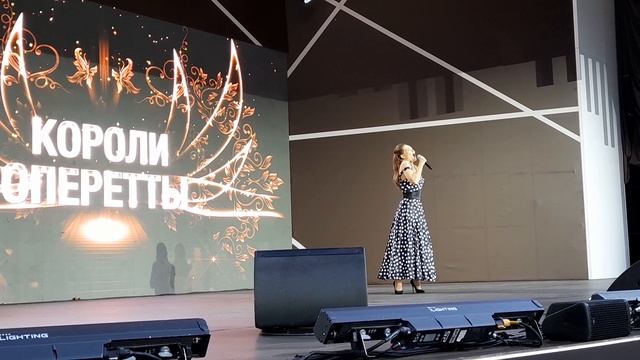 Я танцевать хочу, Театральный бульвар