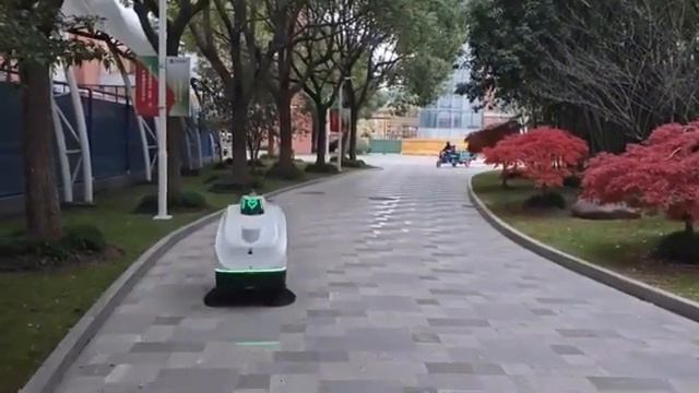 Kokobots S7 беспилотный промышленный робот-пылесос,  используется для уборки территории университета