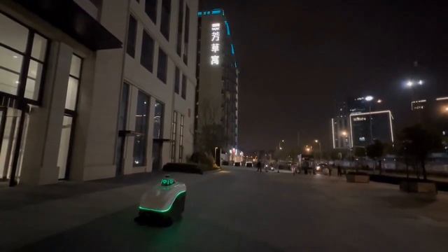 Робот подметальная машина KOKOBOTS S7 AMR уборка в деловом квартале в дневное и ночное время