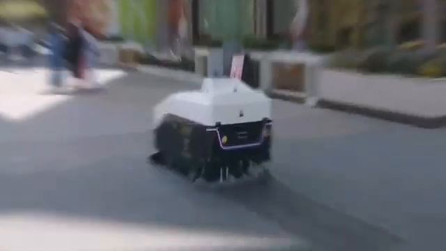 Kokobots S95 - роботизированная подметально-поломоечная машина для уборки открытых площадок