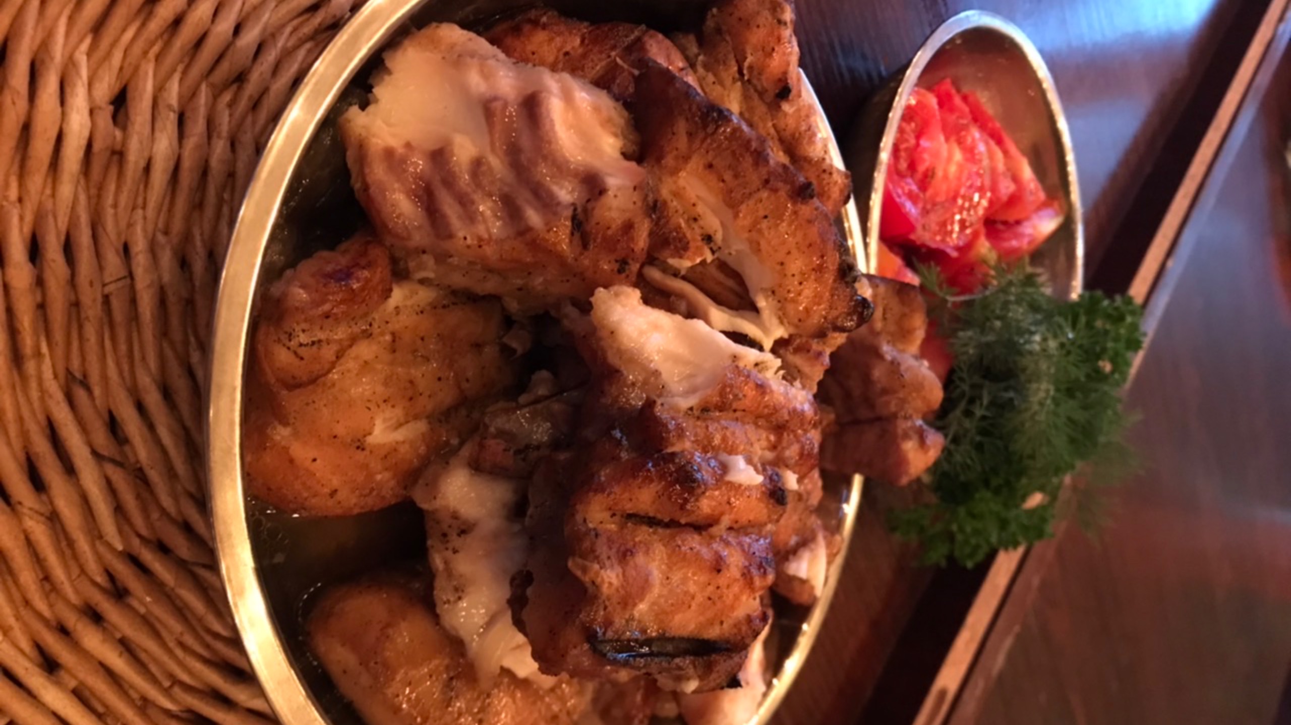 ЛЁША ГОТОВИТ шашлык из сома