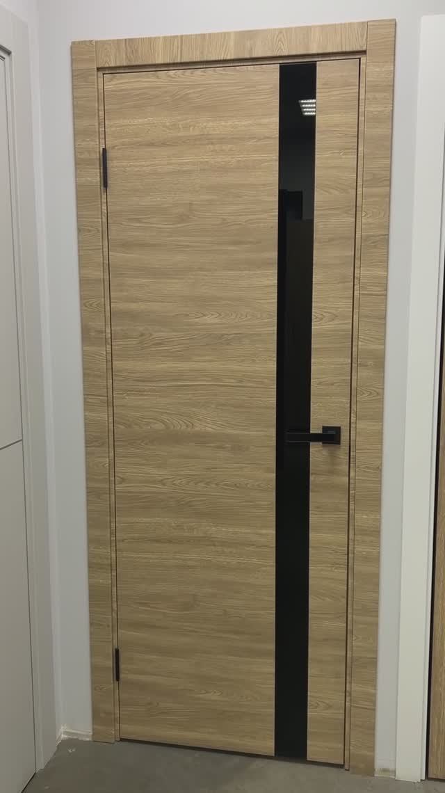 Solo Red oak Black Gloss. Серия Solo. Щитовая. Экошпон. ВЛАДИМИРСКАЯ ФАБРИКА ДВЕРЕЙ.