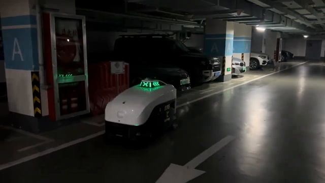 Робот подметально поломоечная машина KOKOBOTS S95 AMR уборка паркинга в ночное время